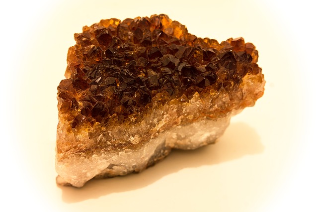 Citrine : vertus, bienfaits, prix de la pierre | Lithothérapie