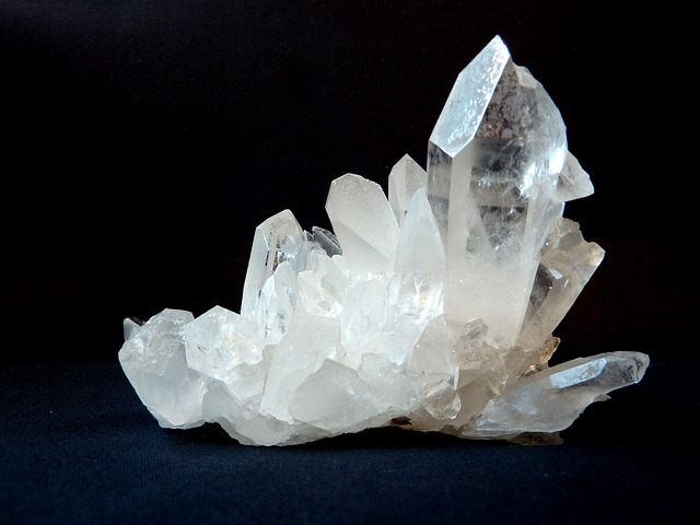 Quartz et lithothérapie : composition, vertus et bienfaits de cette pierre